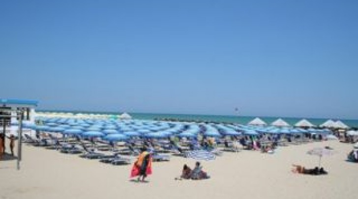 Balneatori soddisfatti dell'intesa raggiunta con il Comune - Cronaca ... Balneatori soddisfatti dell'intesa raggiunta con il Comune - Cronaca ...