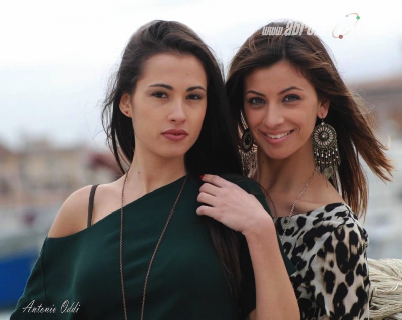 Romina e Martina tornano sotto l'obiettivo di Antonio Oddi - Cronaca ...