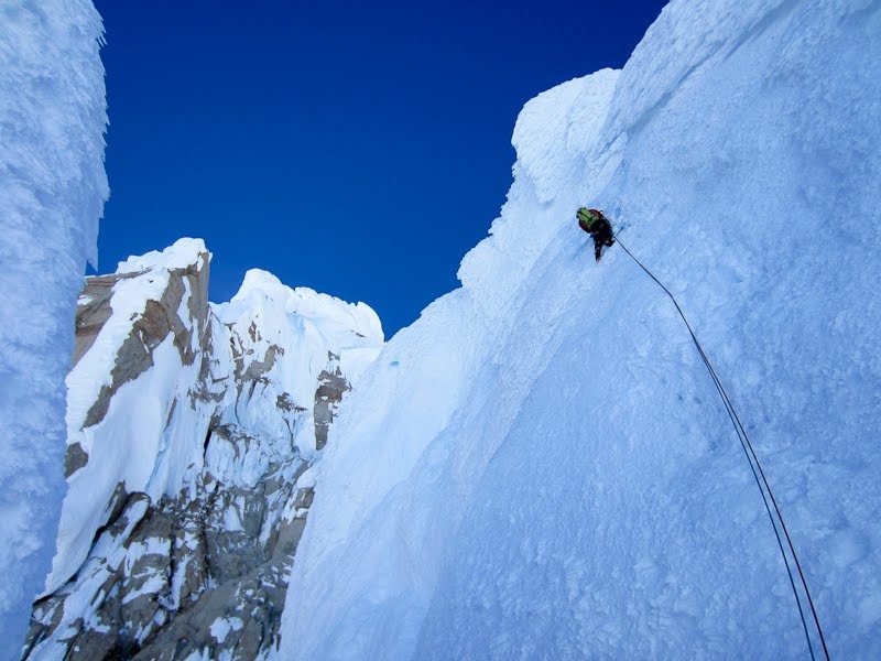 Alpinismo: La guida alpina Andrea Di Donato, del Cai Abruzzo, scala ...