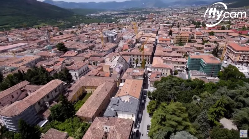 L'Aquila Vista dall'Alto della FlyCam. La Non-Ricostruzione dall'Alto ...
