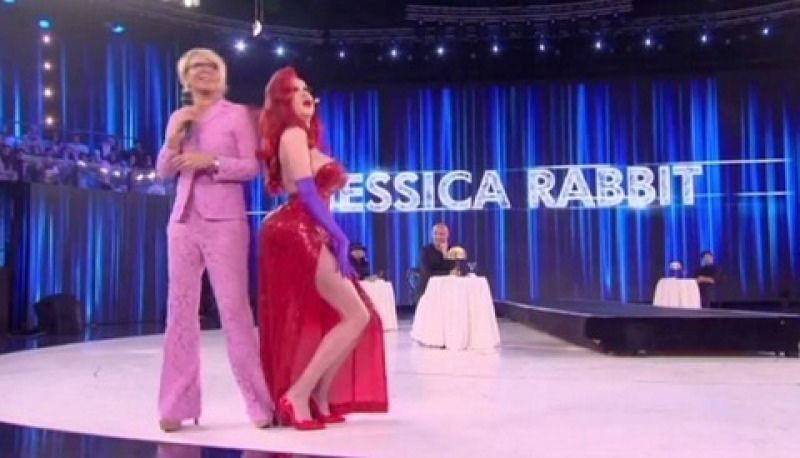Jessica Rabbit, al Secolo Virginia Raffaele e il Vestito Rivelatore ...
