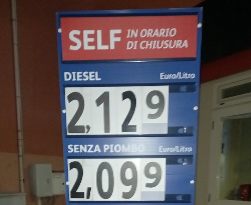 Caro carburanti, GdF sventa truffa su prezzi carburanti - Cronaca ... Caro carburanti, GdF sventa truffa su prezzi carburanti - Cronaca ...