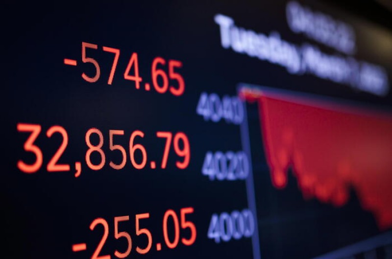 Borsa Valori, listini europei tutti in caduta, Milano sprofonda a -4,2% ...