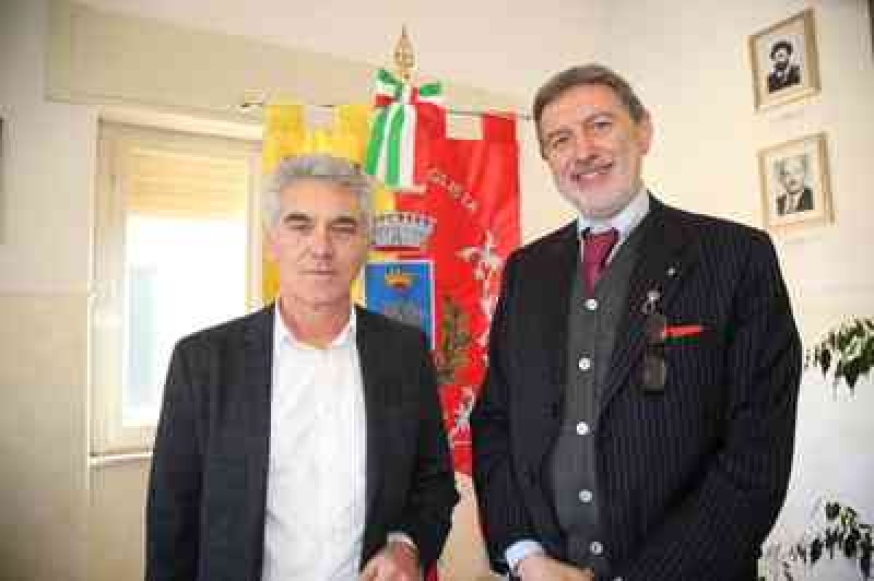 Marsilio Tour per l'Abruzzo, ma il Sindaco lo Caccia dal Comune: "Fuori la Campagna Elettorale ...