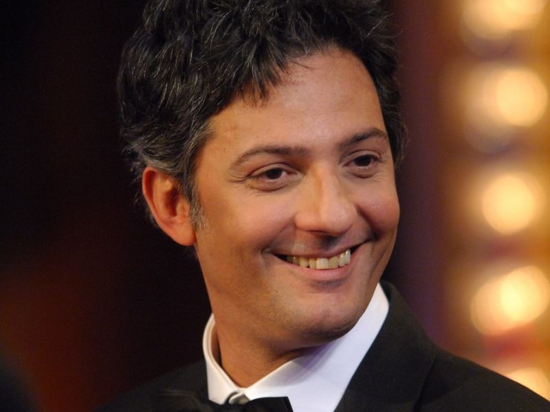 Fiorello: "Il terremoto a Roma è una bufala? Ve lo dico il 12!" (VIDEO ...