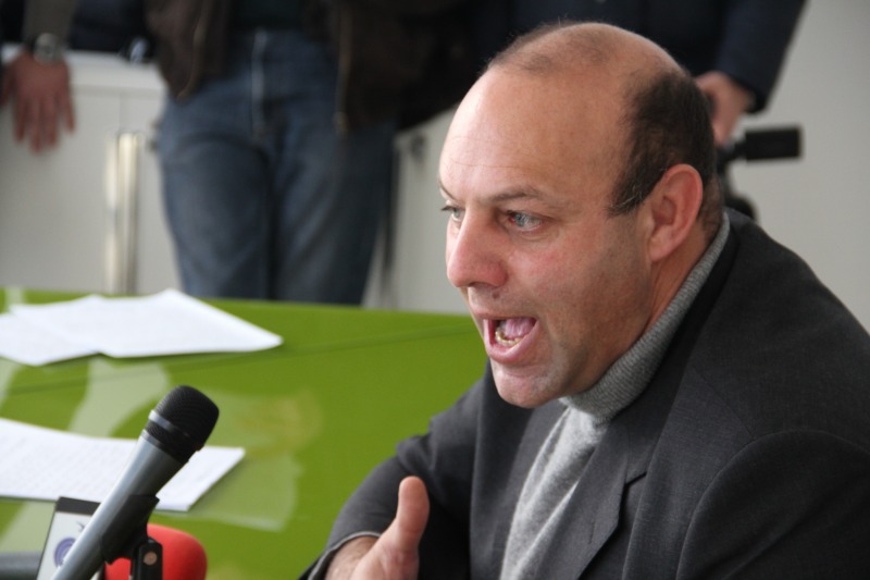 L'Aquila, Calderoni escluso dalle primarie: "Colpo di mano di un Soviet ...