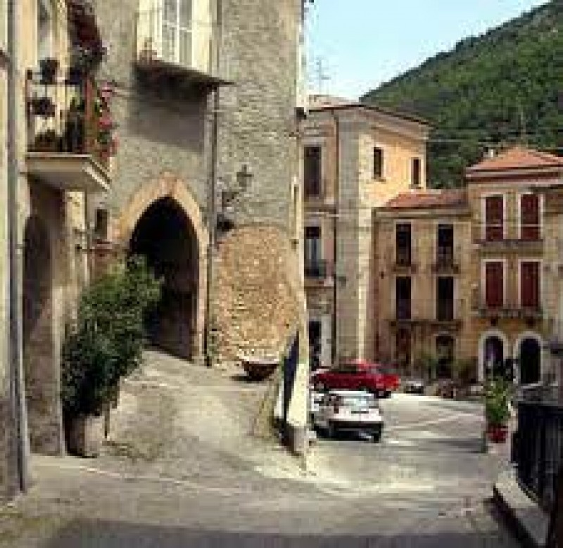 Introdacqua: la bellezza dei fiumi, l'ombra dei boschi - Borghi più ...