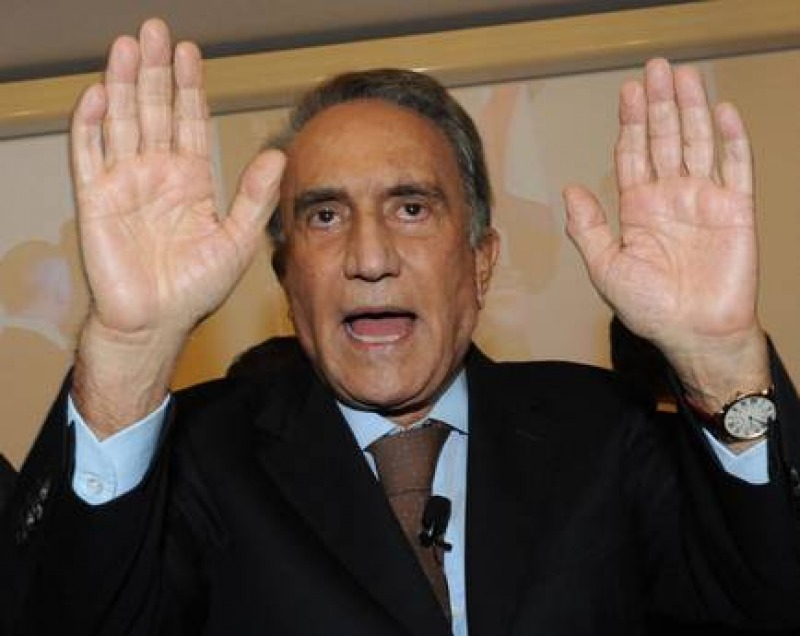 Emilio Fede lascia Mediaset, ma è più un licenziamento - Cronaca ...